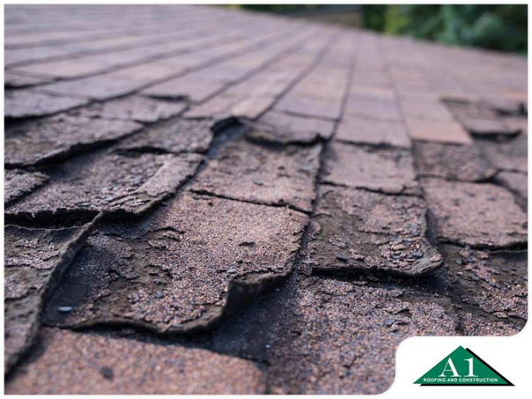 Shingle Cracking and Splitting: How Are They Different?
